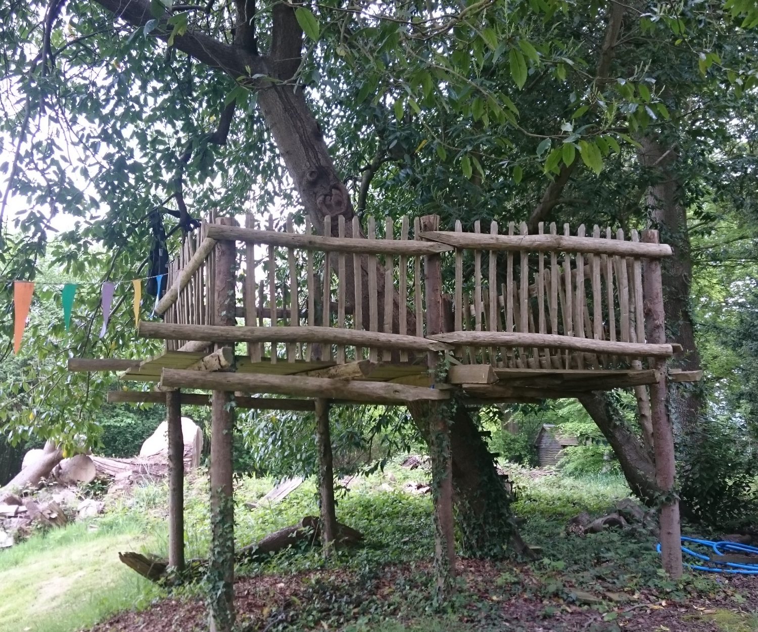 Tree Houses and Tree Platforms - JE Homewood Tree Houses and Tree Platforms - JE Homewood